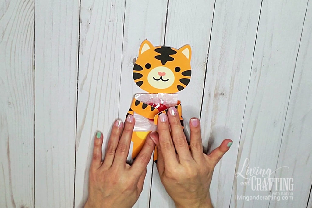 Animal DIY Candy Wrappers for Valentine’s Day - Living and Crafting